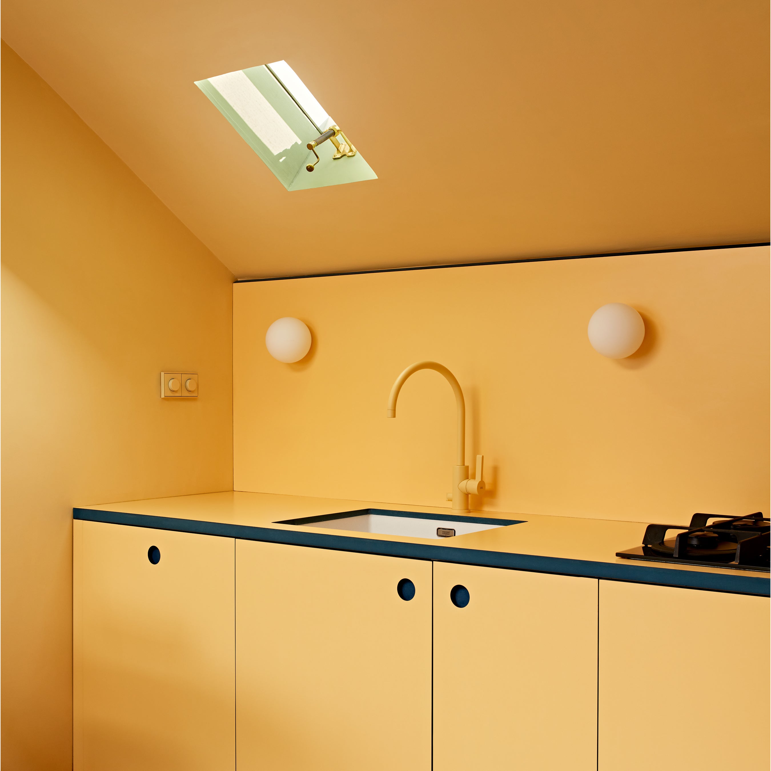 Toniton Auro Ekologisk Väggfärg Deep Yellow 02 – Toniton EU